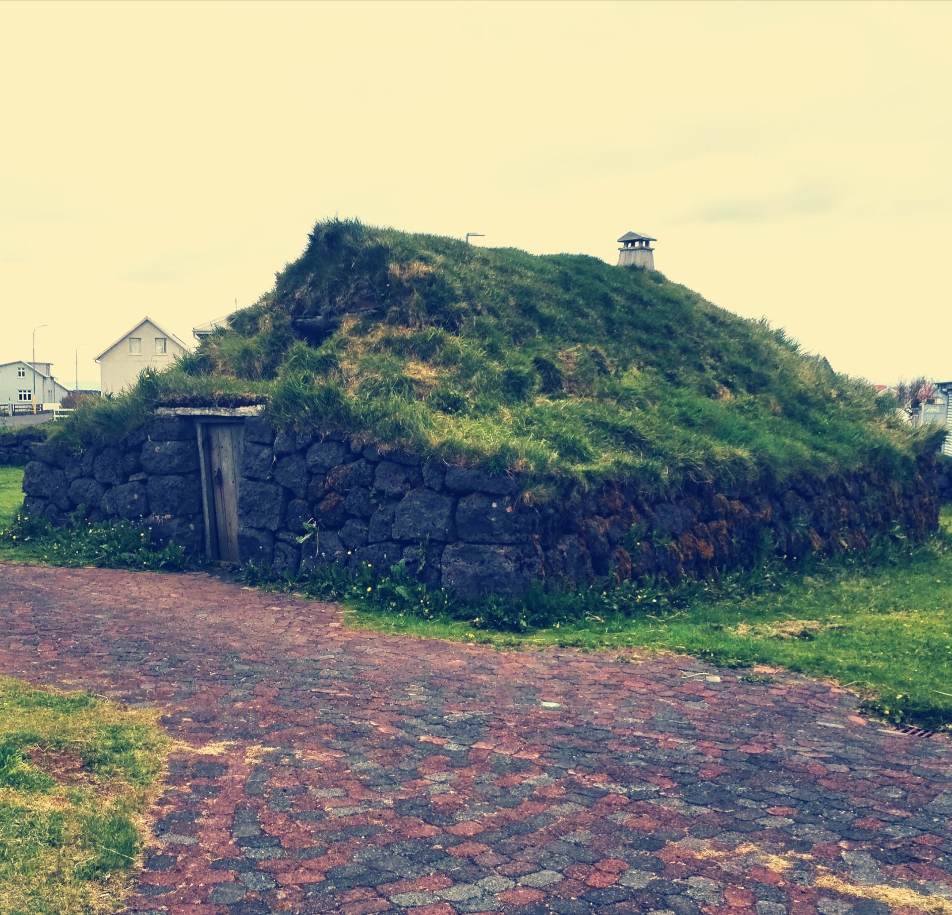 KELDNAKIRKJA AND TURF HOUSES IN KELDUR – 150 YEARS OF ICELANDIC HISTORY ...